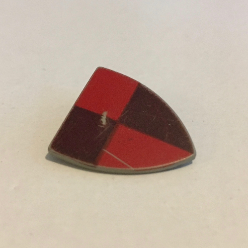 LEGO PART 3846pr0036 Shield Triangular with Maroon/Red Quarters Print ...