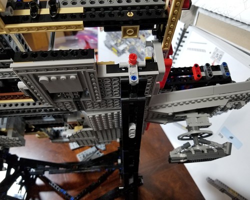 LEGO MOC-10219 Efferman's Vertical Stand for Millennium Falcon 75192 ...