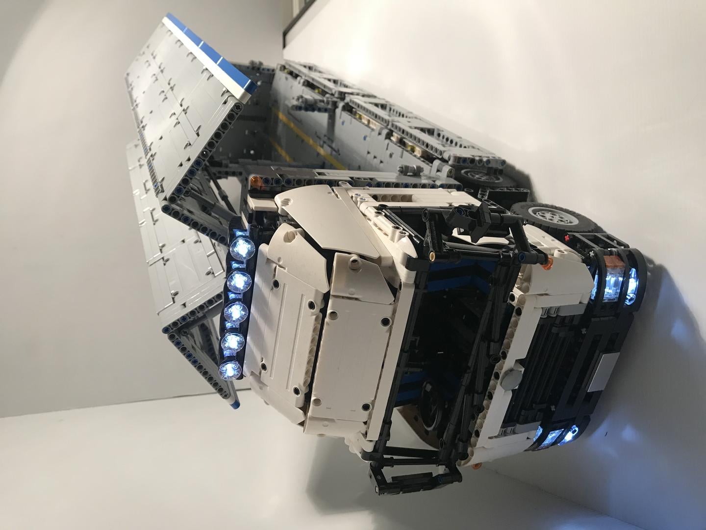 LEGO MOC Wing Body Truck by Madoca1977 | Rebrickable - Build with LEGO