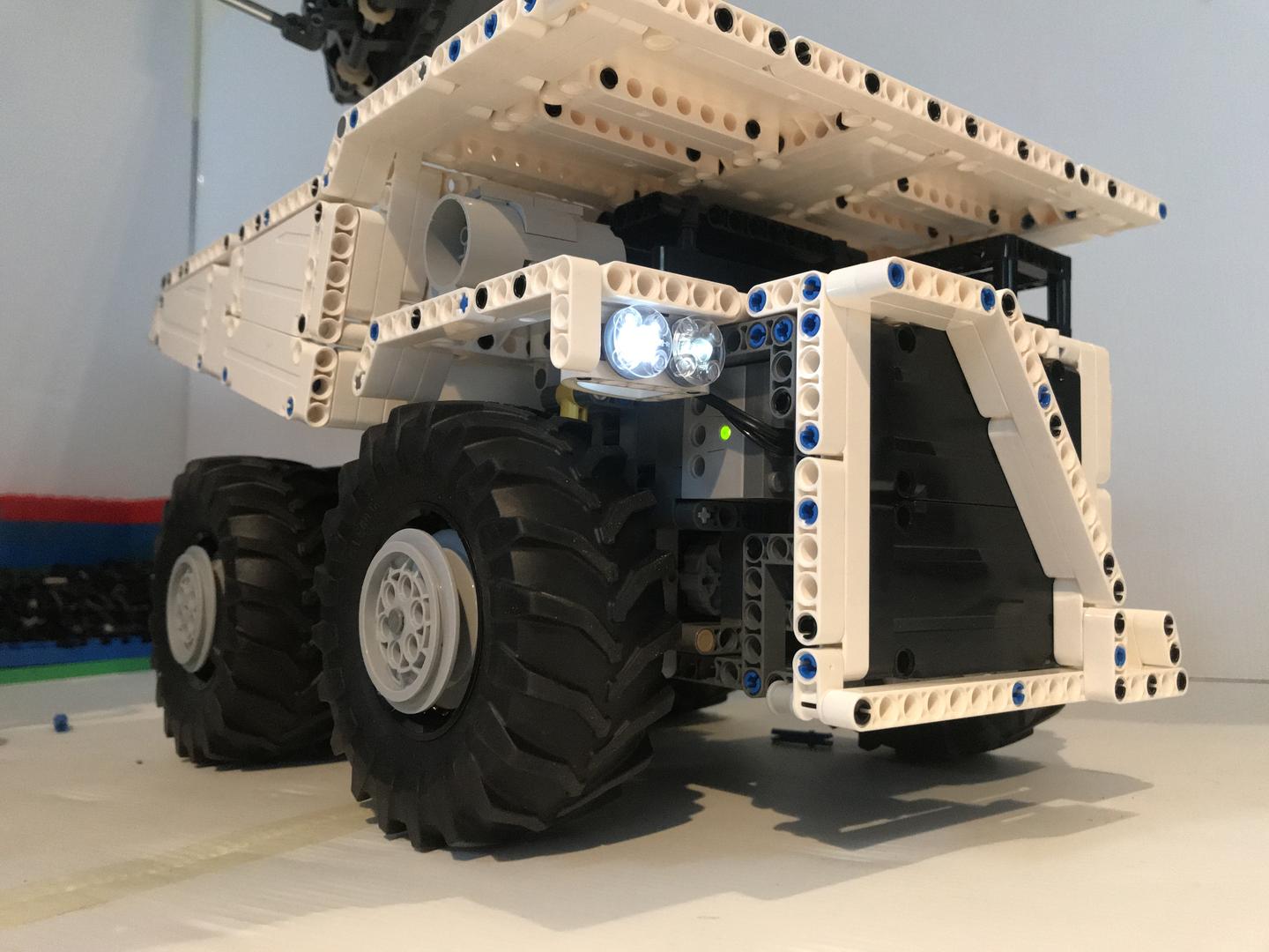 LEGO MOC Mining truck by jorgeopesi | Rebrickable - Build with LEGO