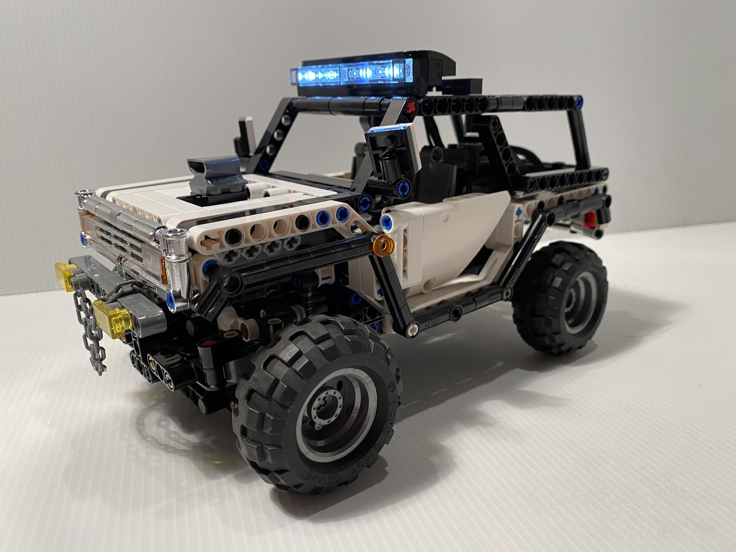 LEGO MOC Nevada SUV by xfeelgoodx | Rebrickable - Build with LEGO