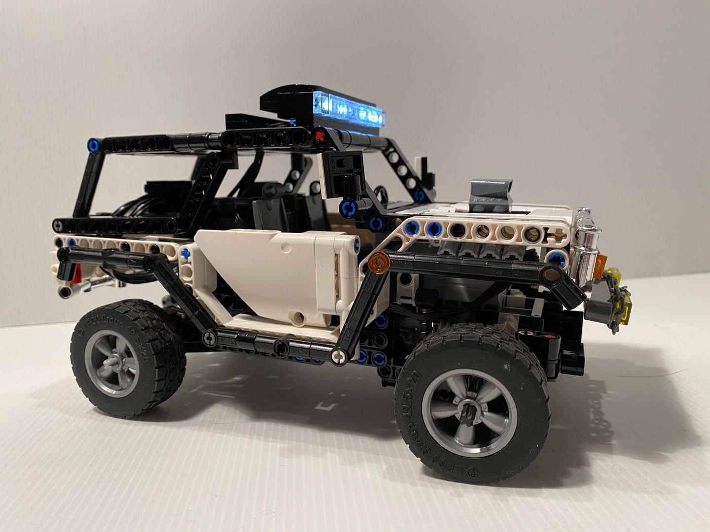 LEGO MOC Nevada SUV by xfeelgoodx | Rebrickable - Build with LEGO
