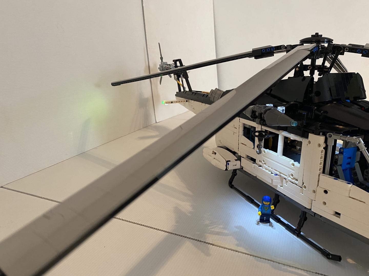 LEGO MOC Large helicopter by Jeroen Ottens | Rebrickable - Build with LEGO