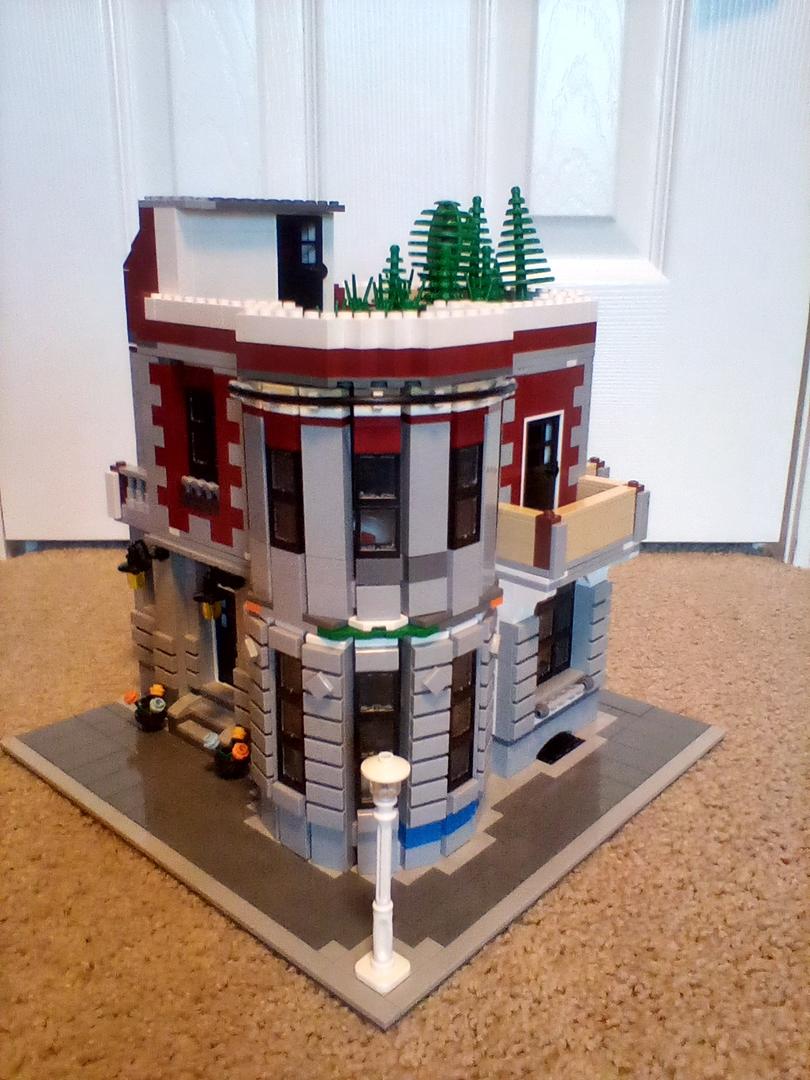 LEGO MOC Corner Mansion Modular by Jhobbs | Rebrickable - Build with LEGO