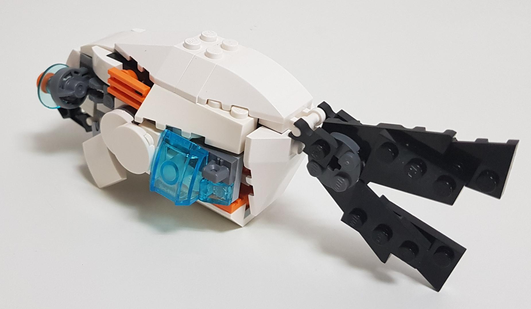 LEGO MOC Goldfish Mech by dvdliu | Rebrickable - Build with LEGO