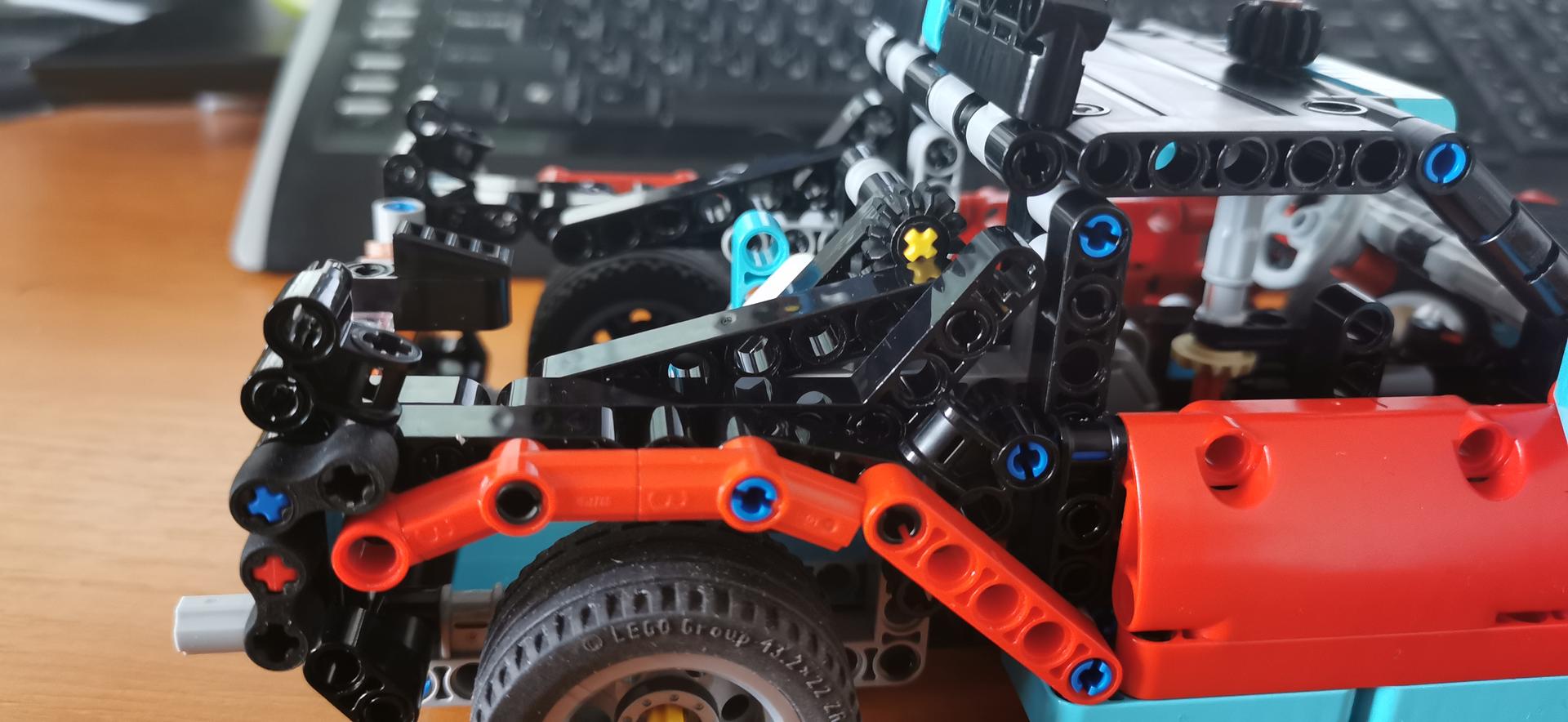 LEGO MOC 42106: Pullback Racer by Tomik | Rebrickable - Build with LEGO