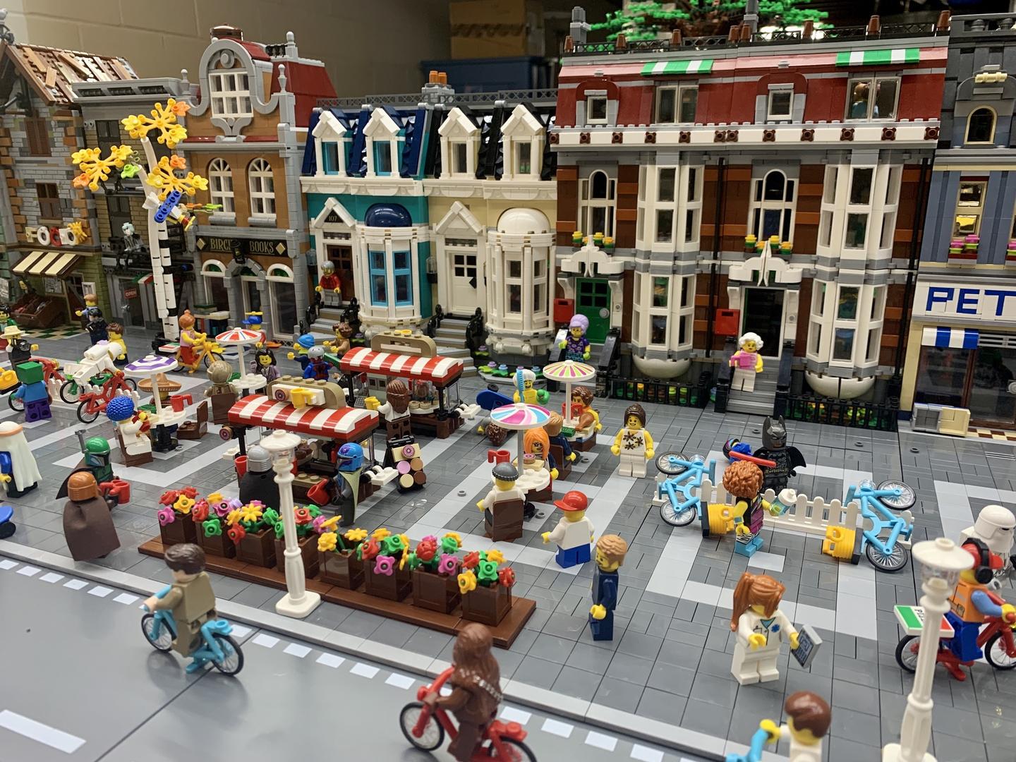 LEGO MOC-41049 Town House - Tan Edition (Modular Buildings 2020 ...