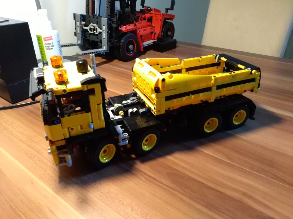LEGO MOC 42108 Roll-off Truck by M_longer | Rebrickable - Build with LEGO