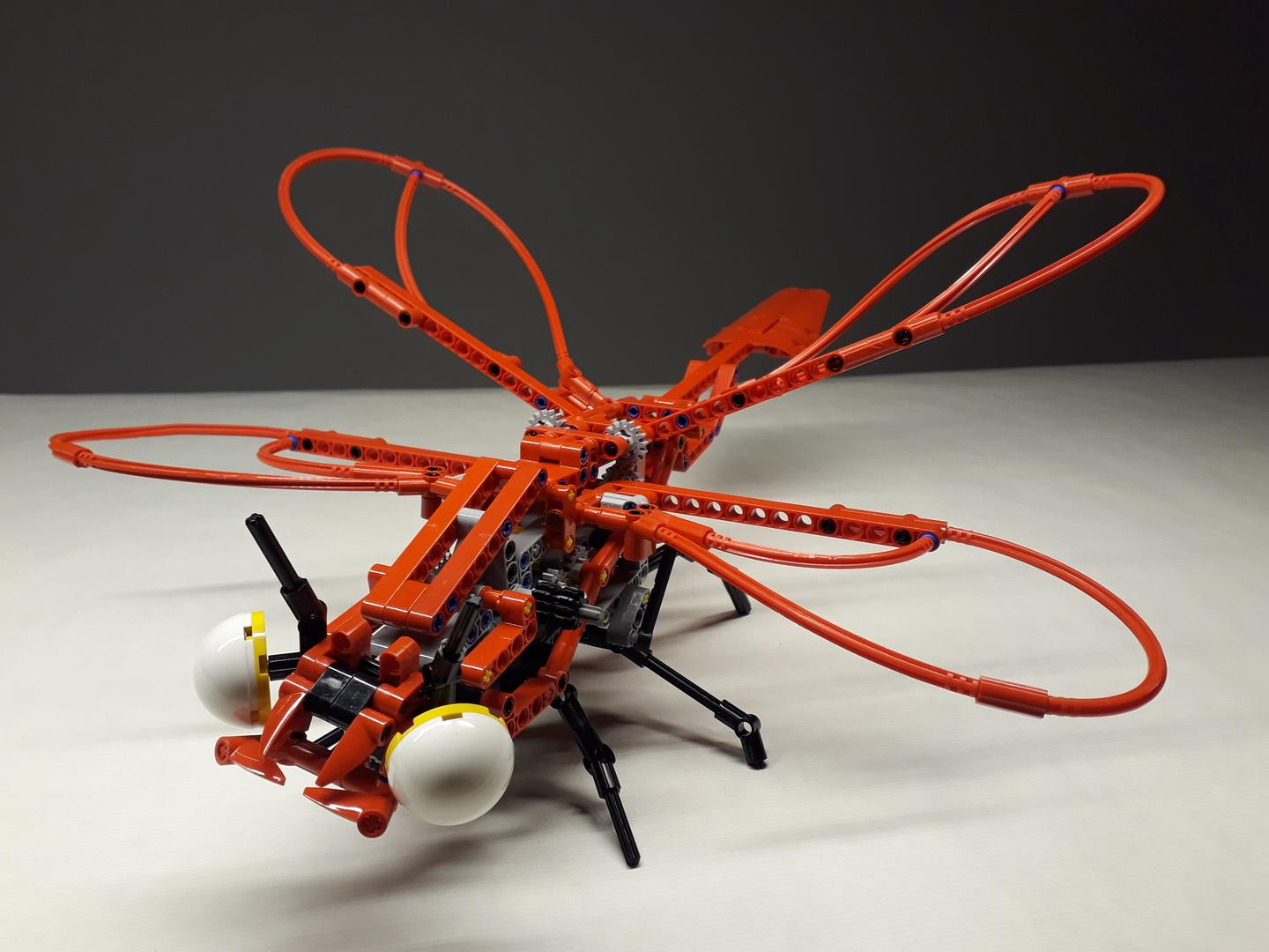 LEGO MOC Wind-up Dragonfly by Lipko | Rebrickable - Build with LEGO