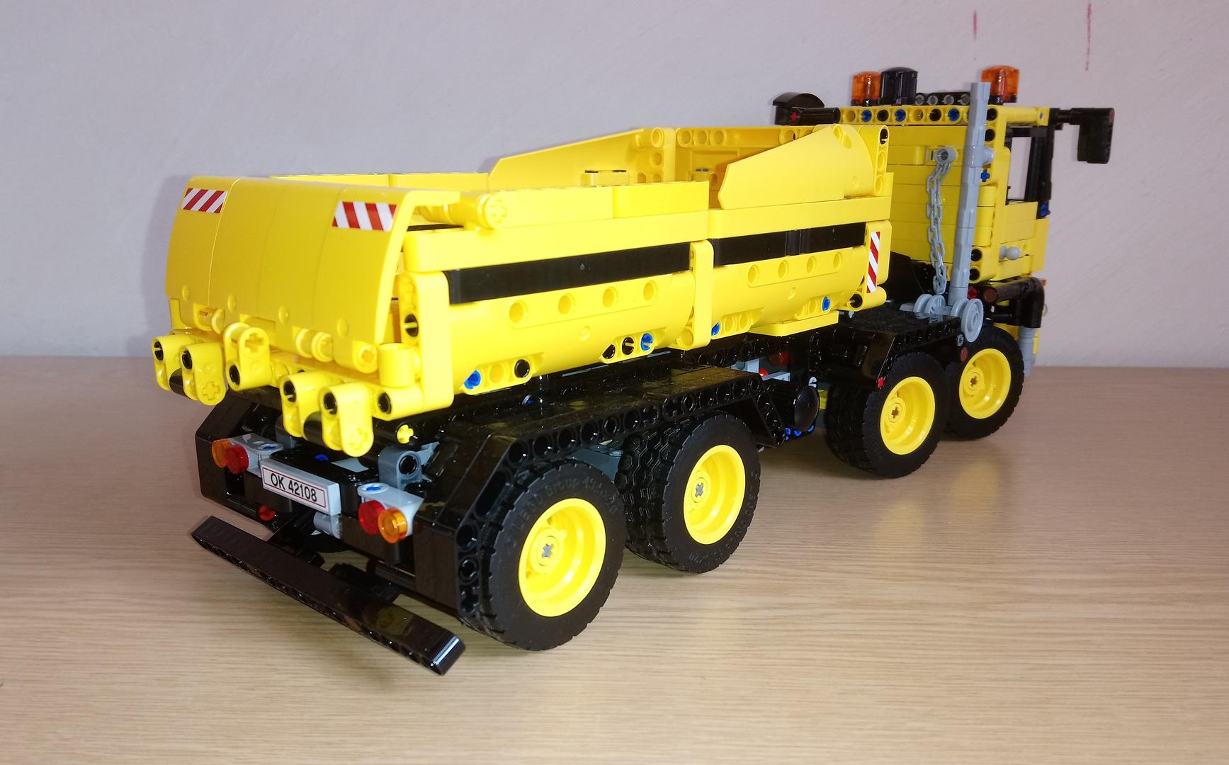 LEGO MOC 42108 Roll-off Truck by M_longer | Rebrickable - Build with LEGO
