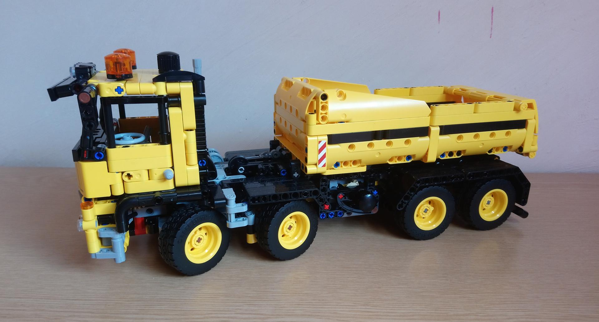 LEGO MOC 42108 Roll-off Truck by M_longer | Rebrickable - Build with LEGO
