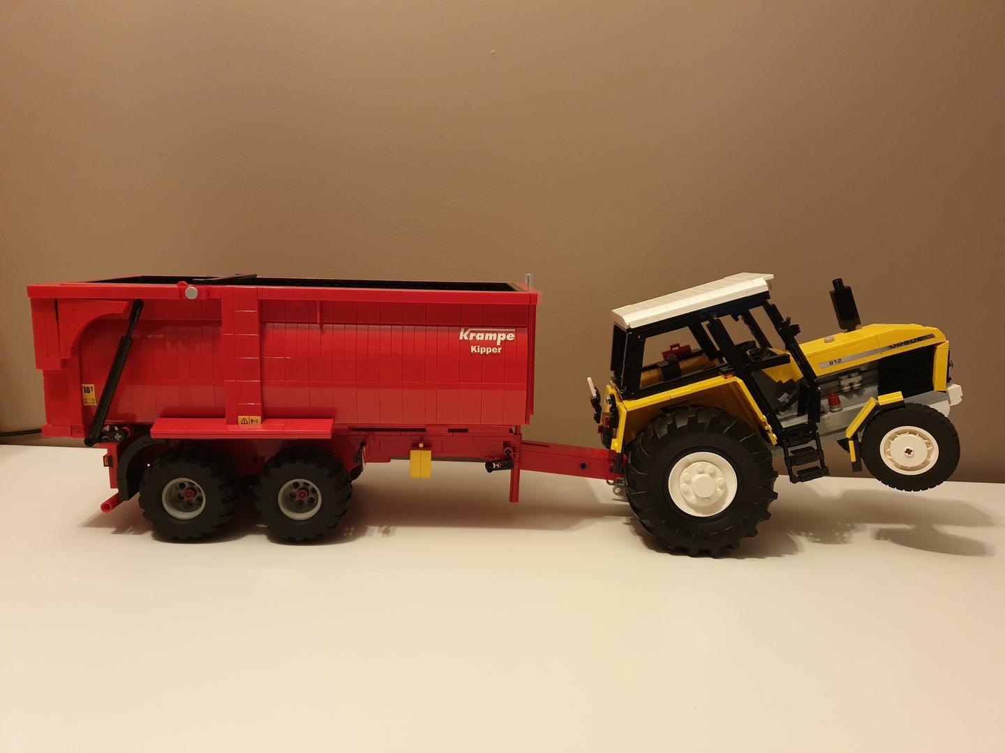 LEGO MOC Ursus 912 - Yellow version by M_longer | Rebrickable - Build ...