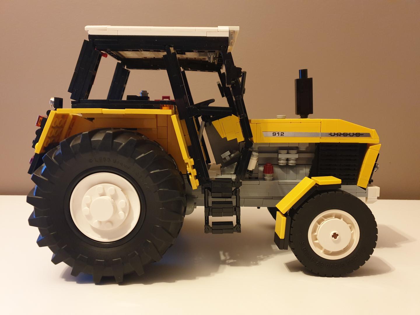 LEGO MOC Ursus 912 - Yellow version by M_longer | Rebrickable - Build ...