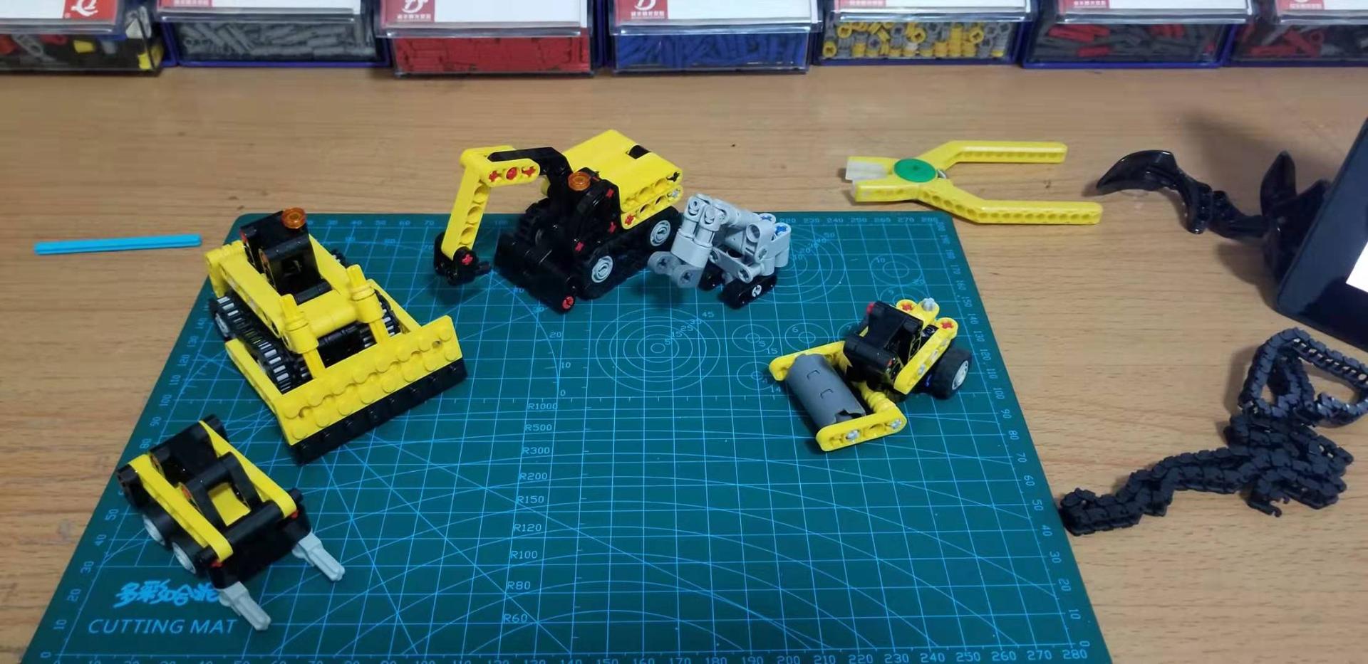 LEGO MOC Mini Excavator by zweihander | Rebrickable - Build with LEGO