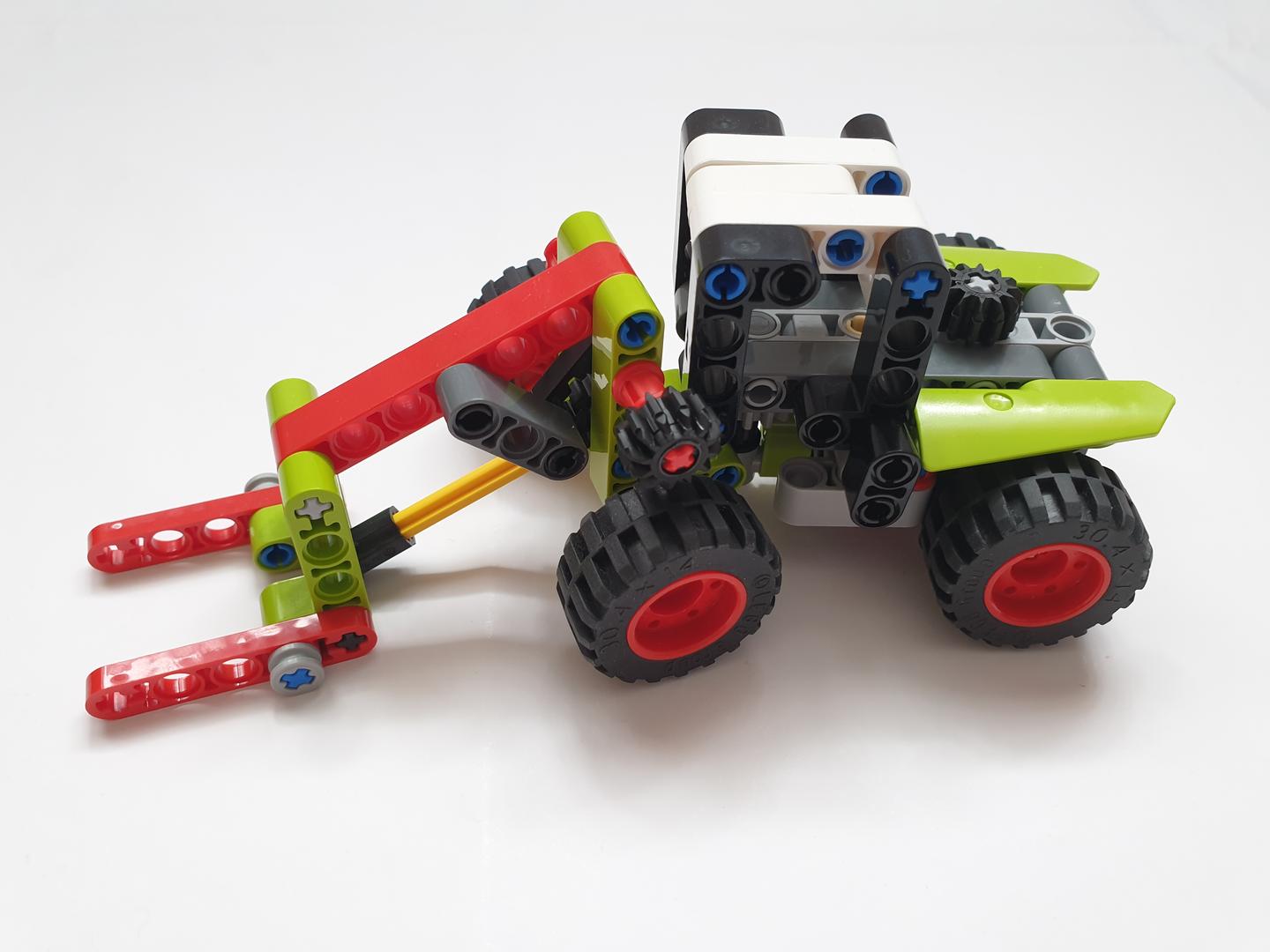 LEGO MOC Articulated Telehandler by Derronoth | Rebrickable - Build ...