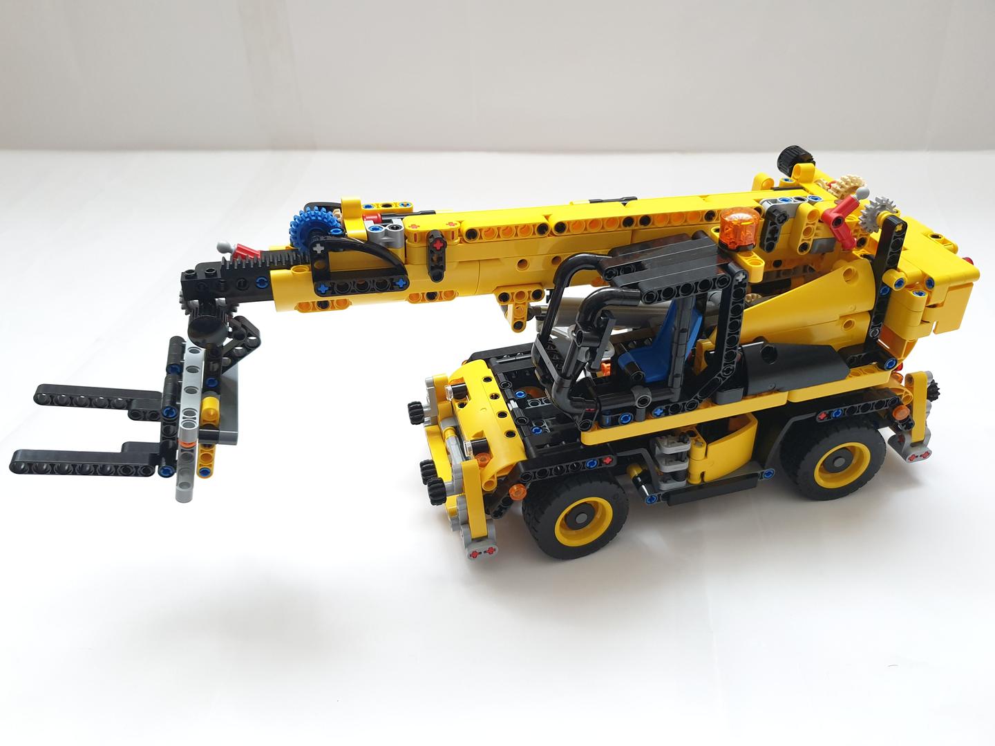 LEGO MOC JCB Roto Telehandler by technicprojects | Rebrickable - Build ...