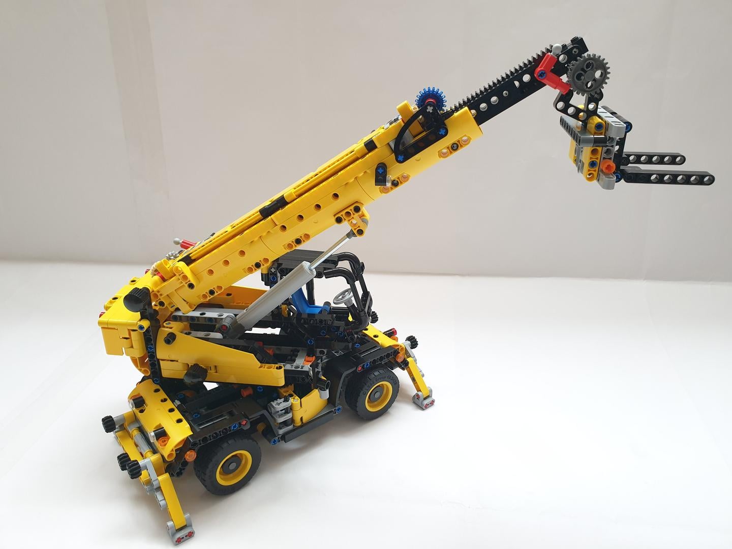 LEGO MOC JCB Roto Telehandler by technicprojects | Rebrickable - Build ...