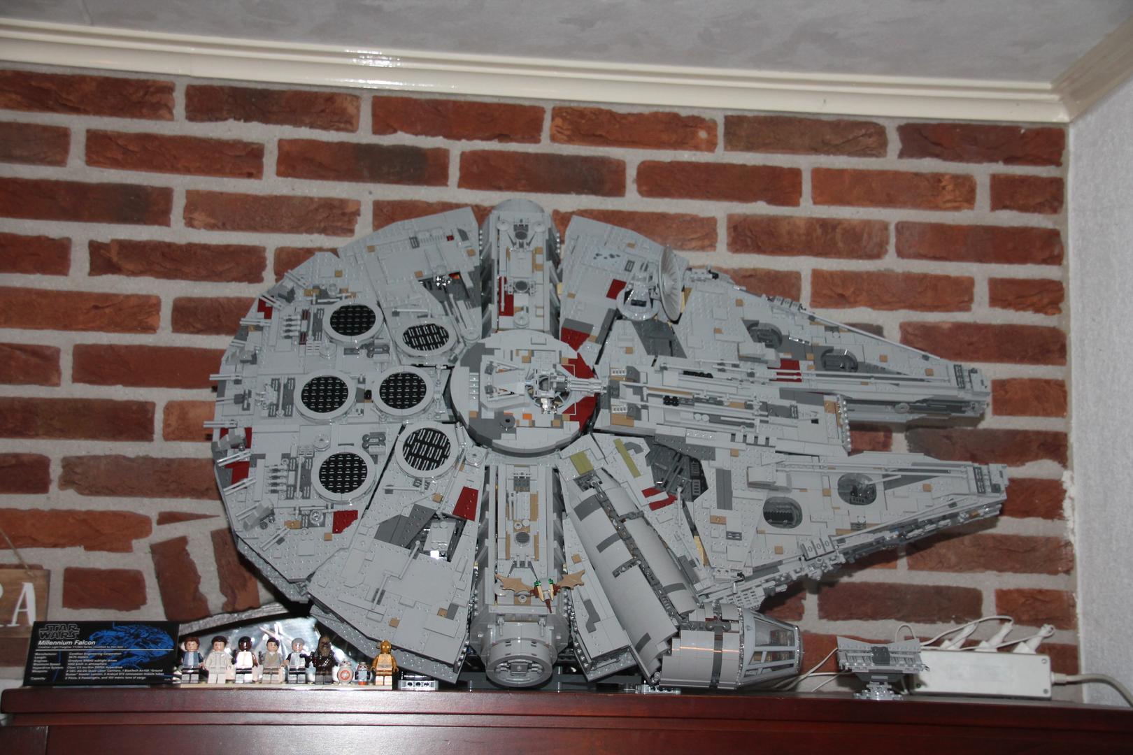 LEGO MOC Efferman's Vertical Stand for Millennium Falcon 75192 by ...