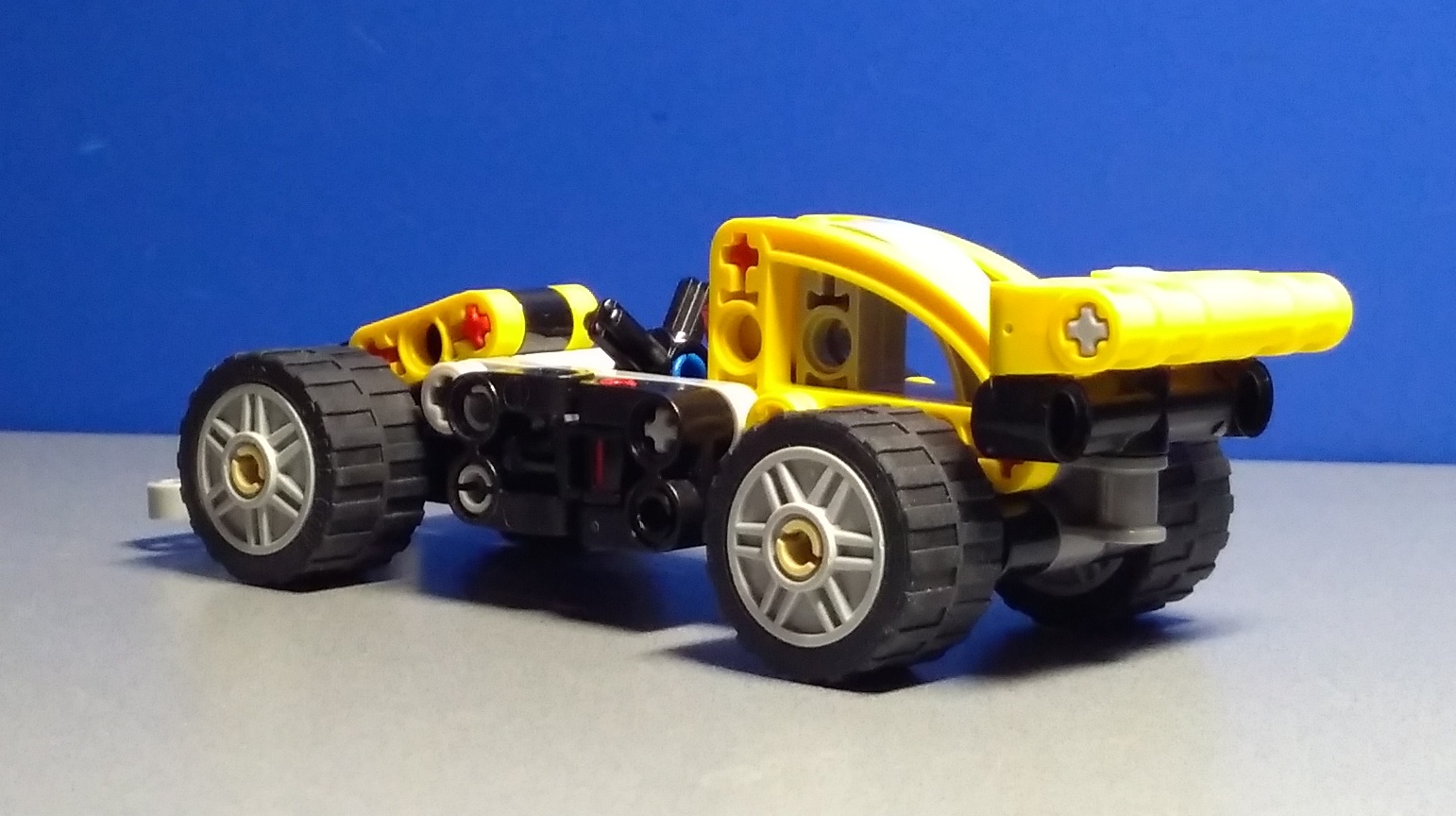 LEGO MOC 42088 Formula1 by Keep On Bricking | Rebrickable - Build with LEGO