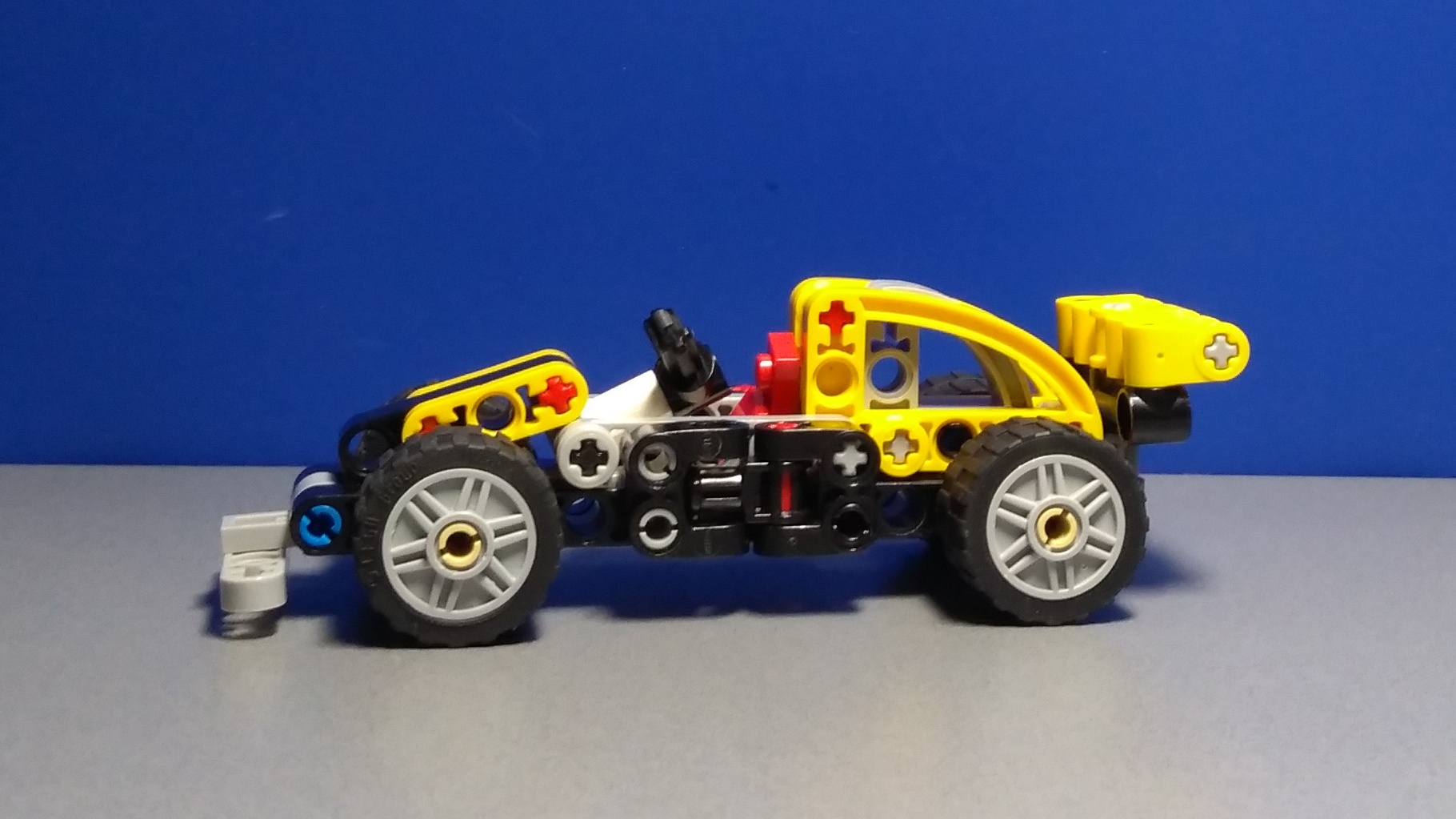 LEGO MOC 42088 Formula1 by Keep On Bricking | Rebrickable - Build with LEGO