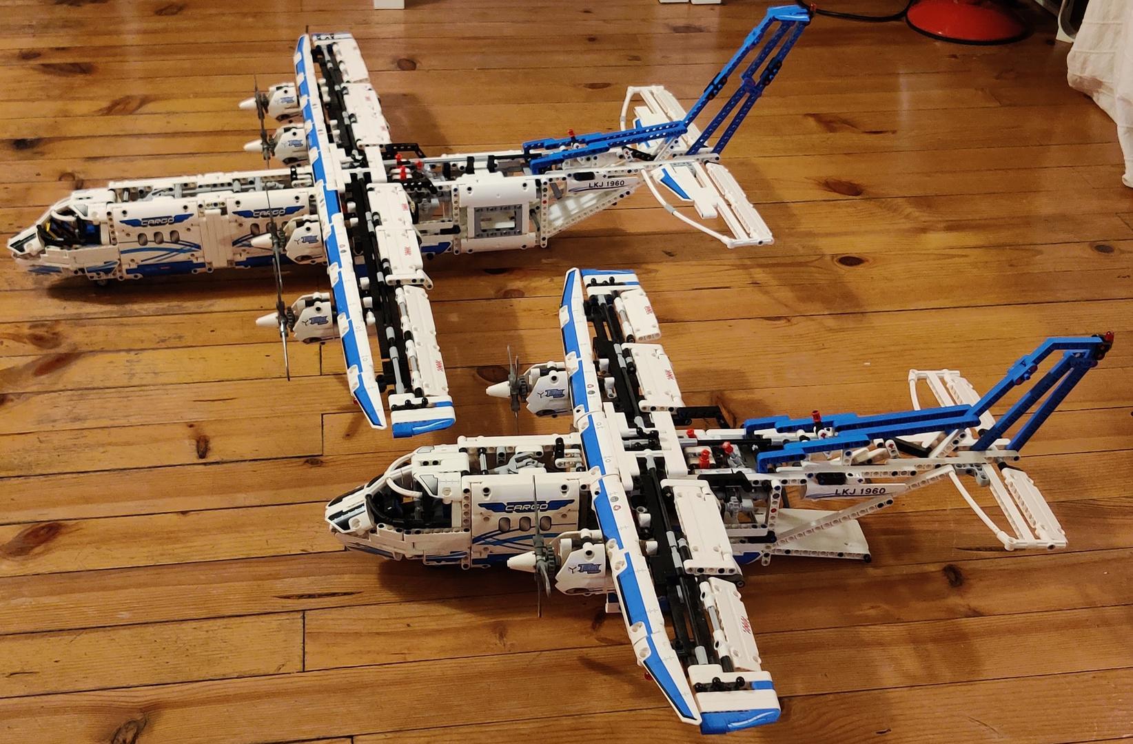 LEGO MOC Cargo plane with 4 engines by zz0025 | Rebrickable - Build ...