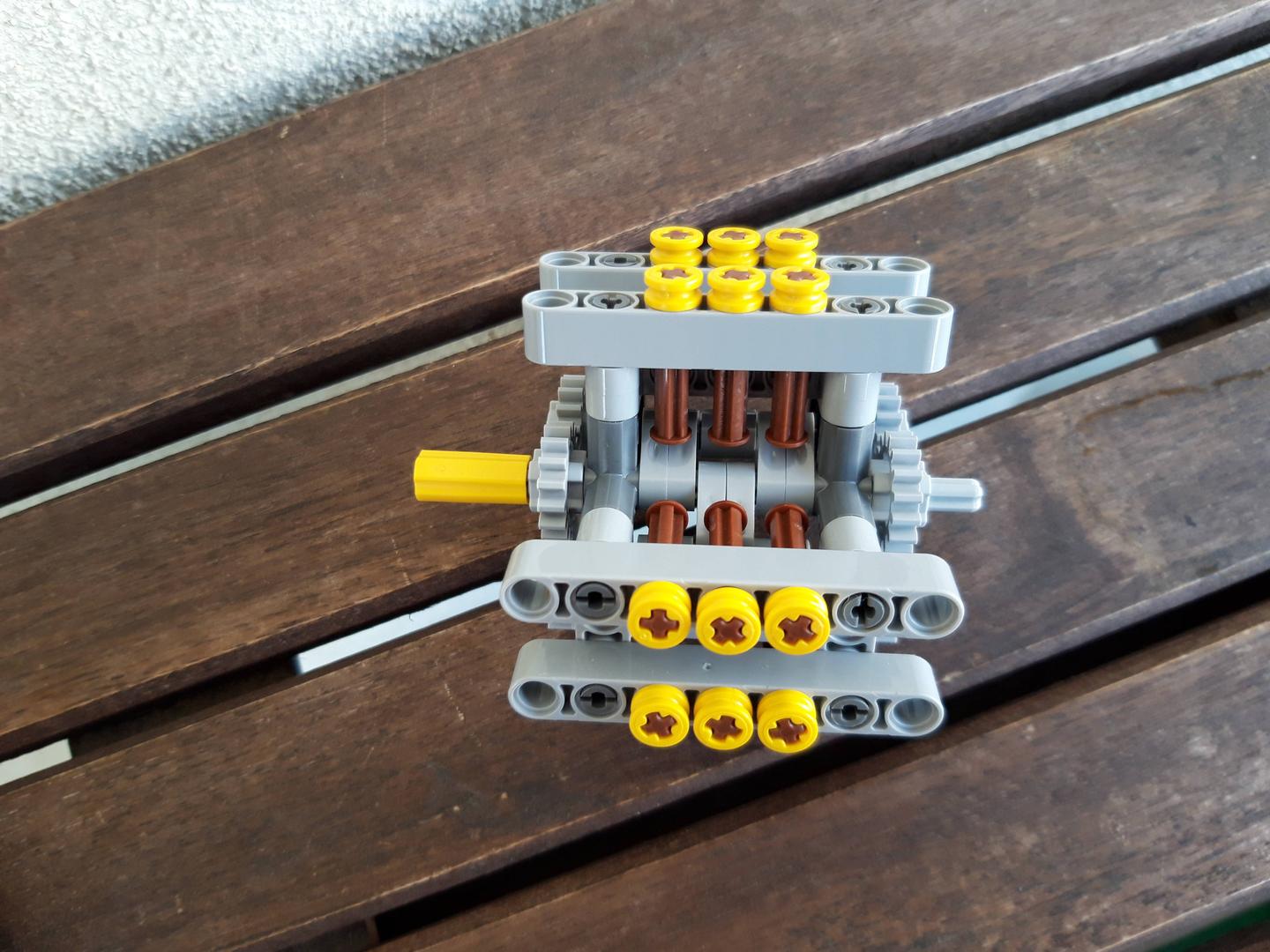 LEGO MOC Mini W12 Engine by iulian2500 | Rebrickable - Build with LEGO