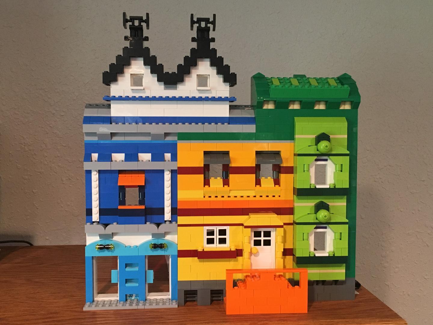 LEGO MOC 10697 House Facade by Nequmodiva | Rebrickable - Build with LEGO