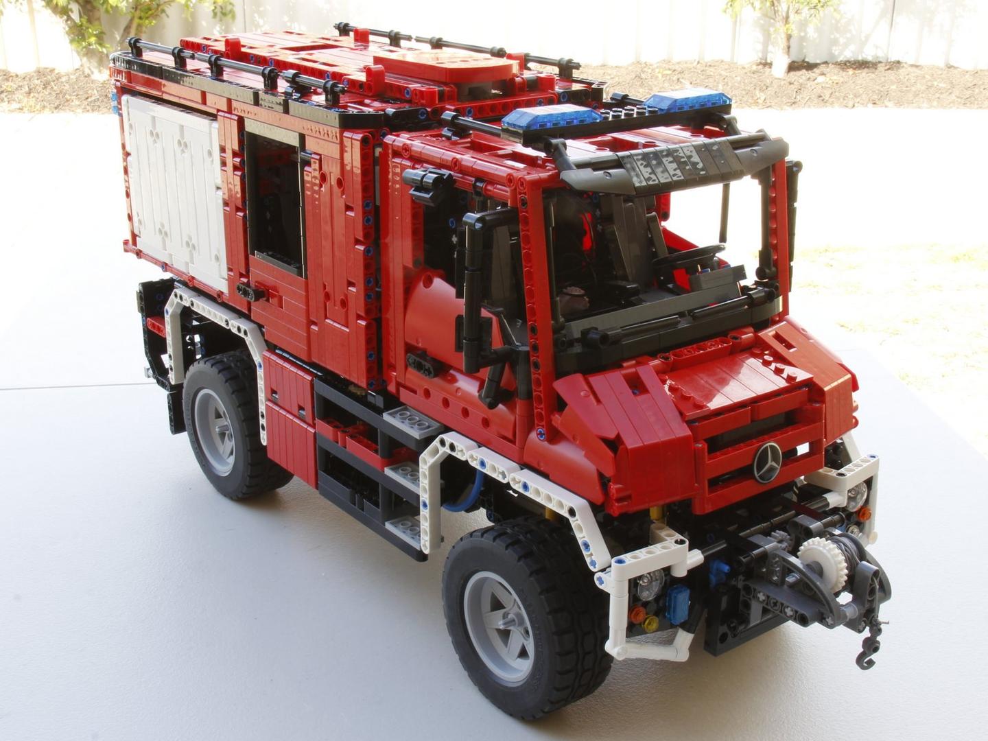 LEGO MOC Mercedes Benz Unimog U 218 Fire Engine (RLF-A) by Furchtis ...