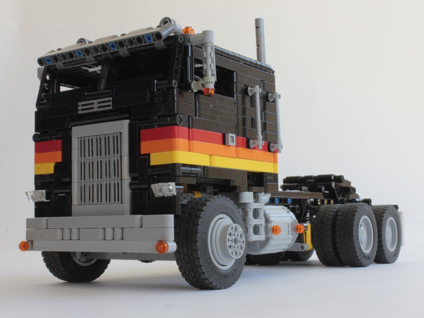 LEGO MOC Freightliner FLA Cabover by Mani91 | Rebrickable - Build with LEGO