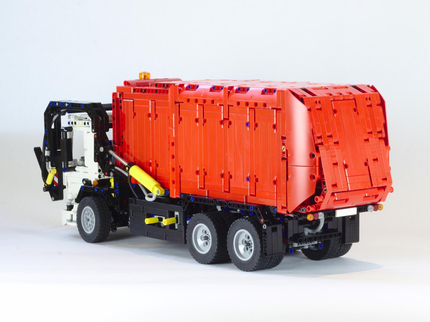 LEGO MOC Front Loader Garbage Truck by Minique85 | Rebrickable - Build ...