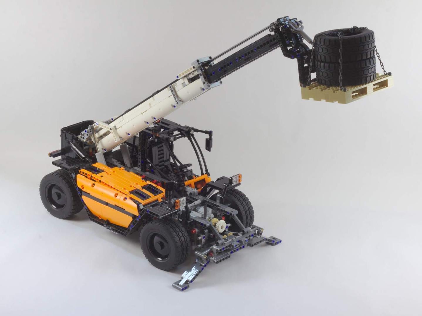 LEGO MOC Telehandler by Lipko | Rebrickable - Build with LEGO