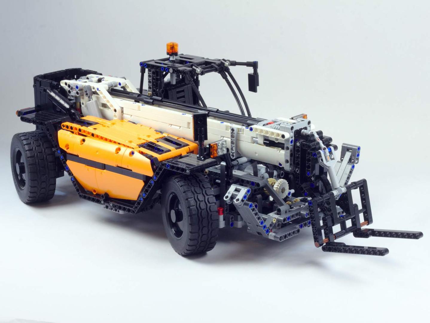 LEGO MOC Telehandler by Lipko | Rebrickable - Build with LEGO