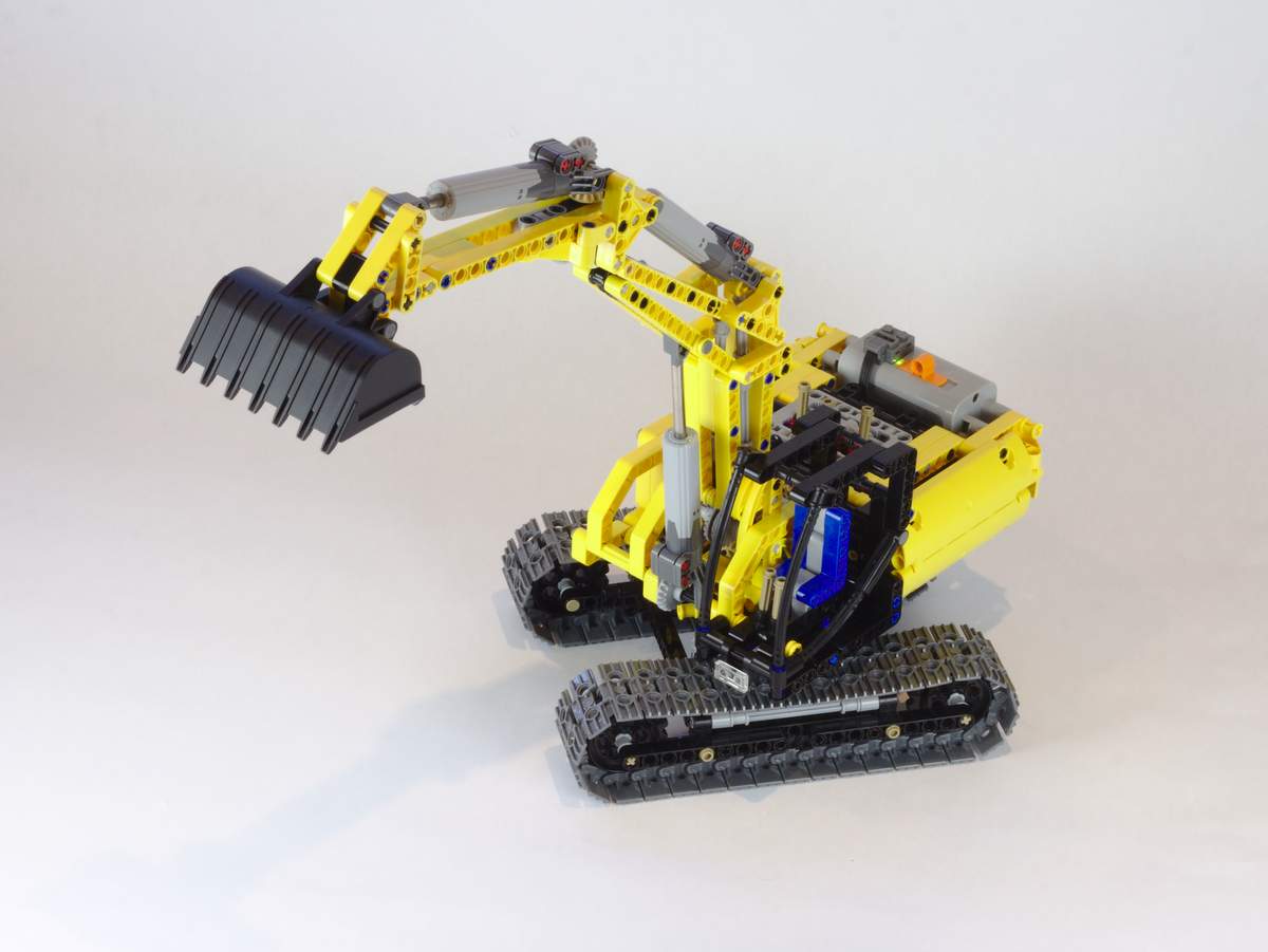 LEGO MOC Red Excavator by jb70 | Rebrickable - Build with LEGO