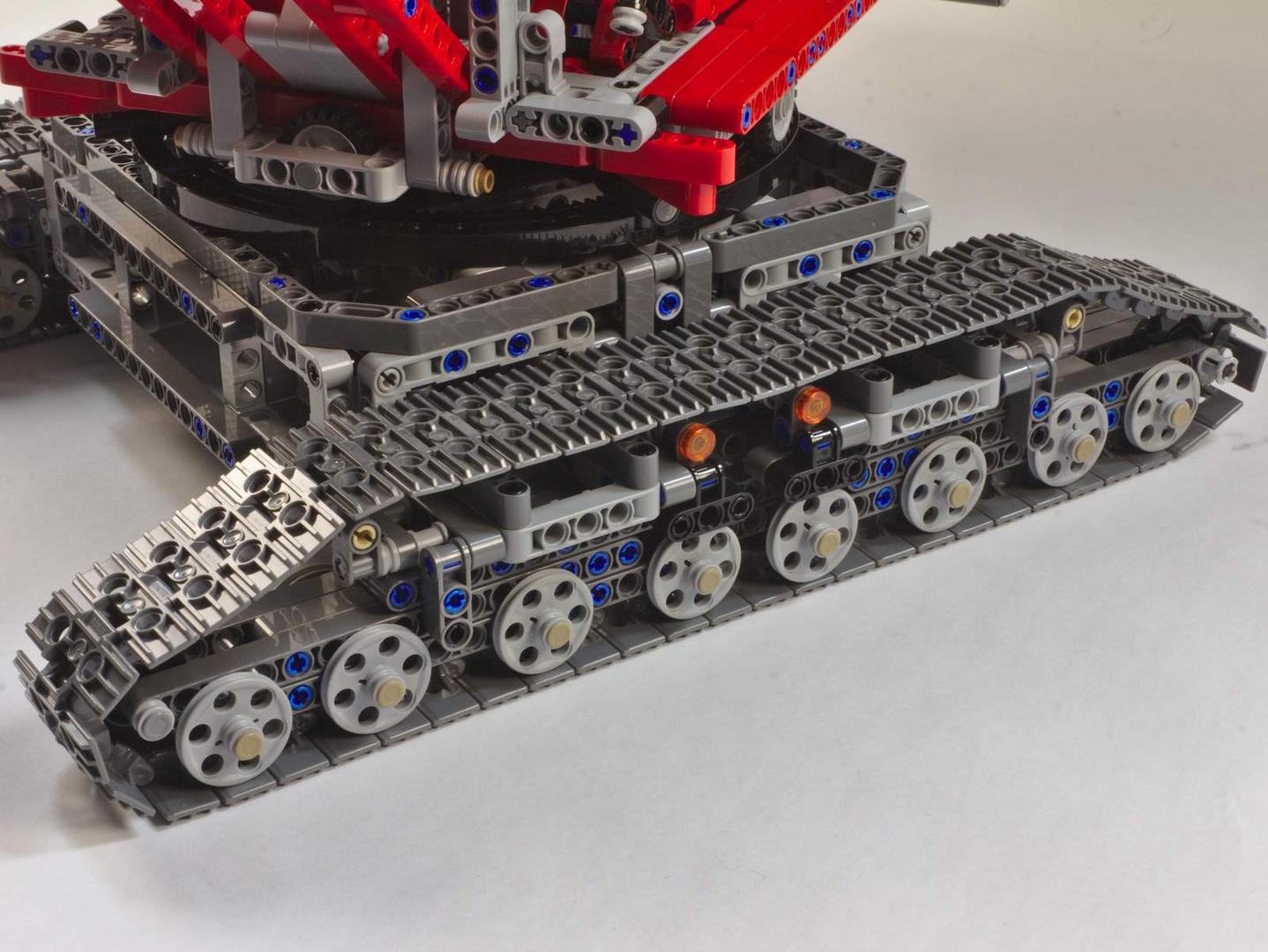 LEGO MOC MOC Crawler Crane by HRU Bricks | Rebrickable - Build with LEGO