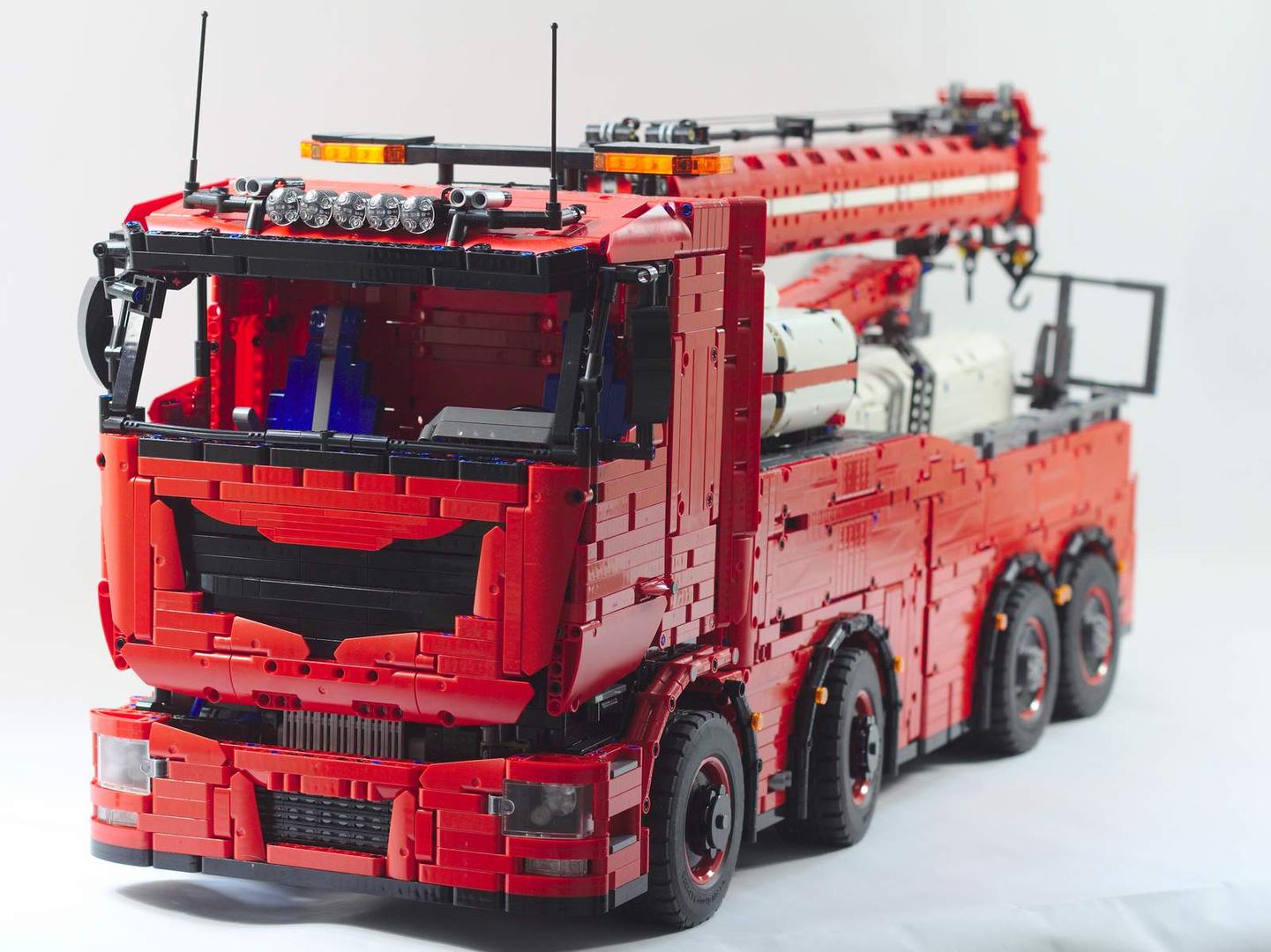 LEGO MOC Tow Truck MkII by Lucioswitch81 | Rebrickable - Build with LEGO