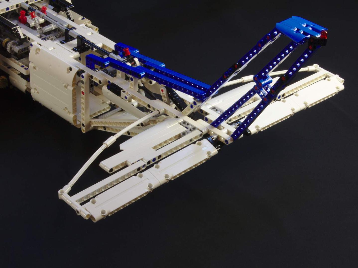 LEGO MOC Cargo plane with 4 engines by zz0025 | Rebrickable - Build ...