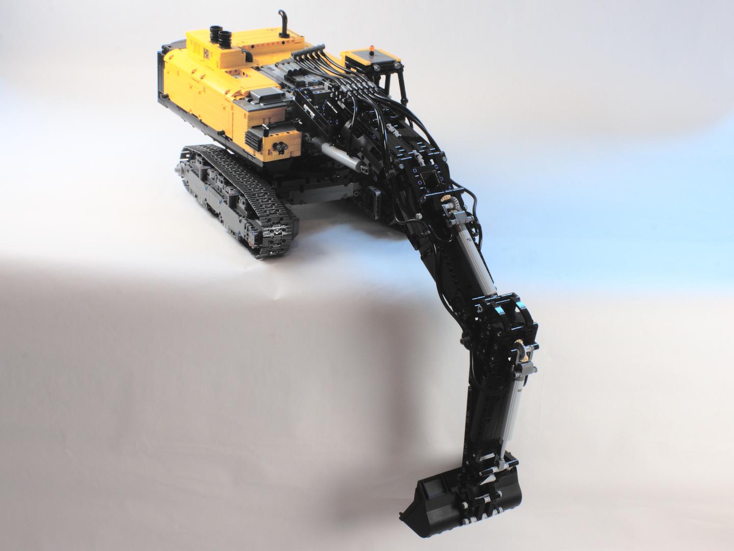 LEGO MOC 2020 Volvo Excavator MOC by Flybum60 | Rebrickable - Build ...