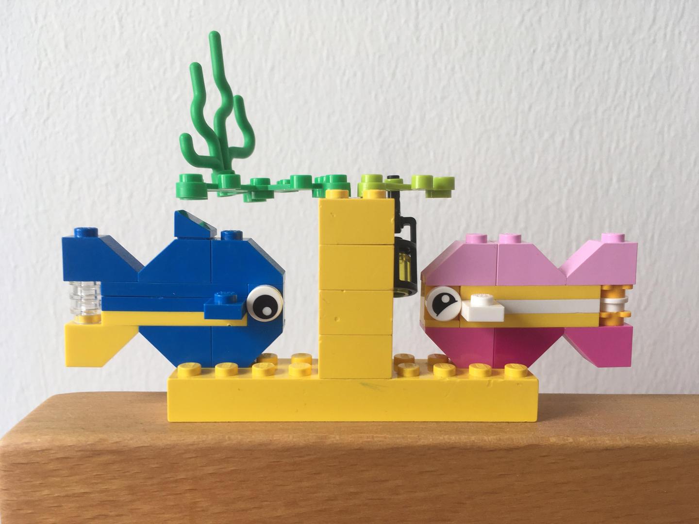 LEGO MOC Blue & yellow fish by Manaies | Rebrickable - Build with LEGO