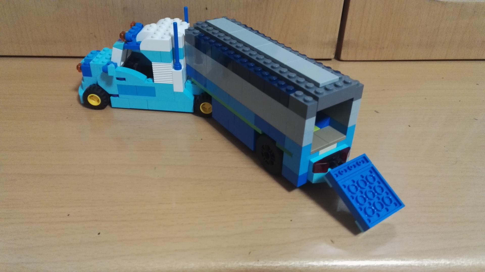 LEGO MOC 10698 Cargo Truck by Moe Brickman | Rebrickable - Build with LEGO