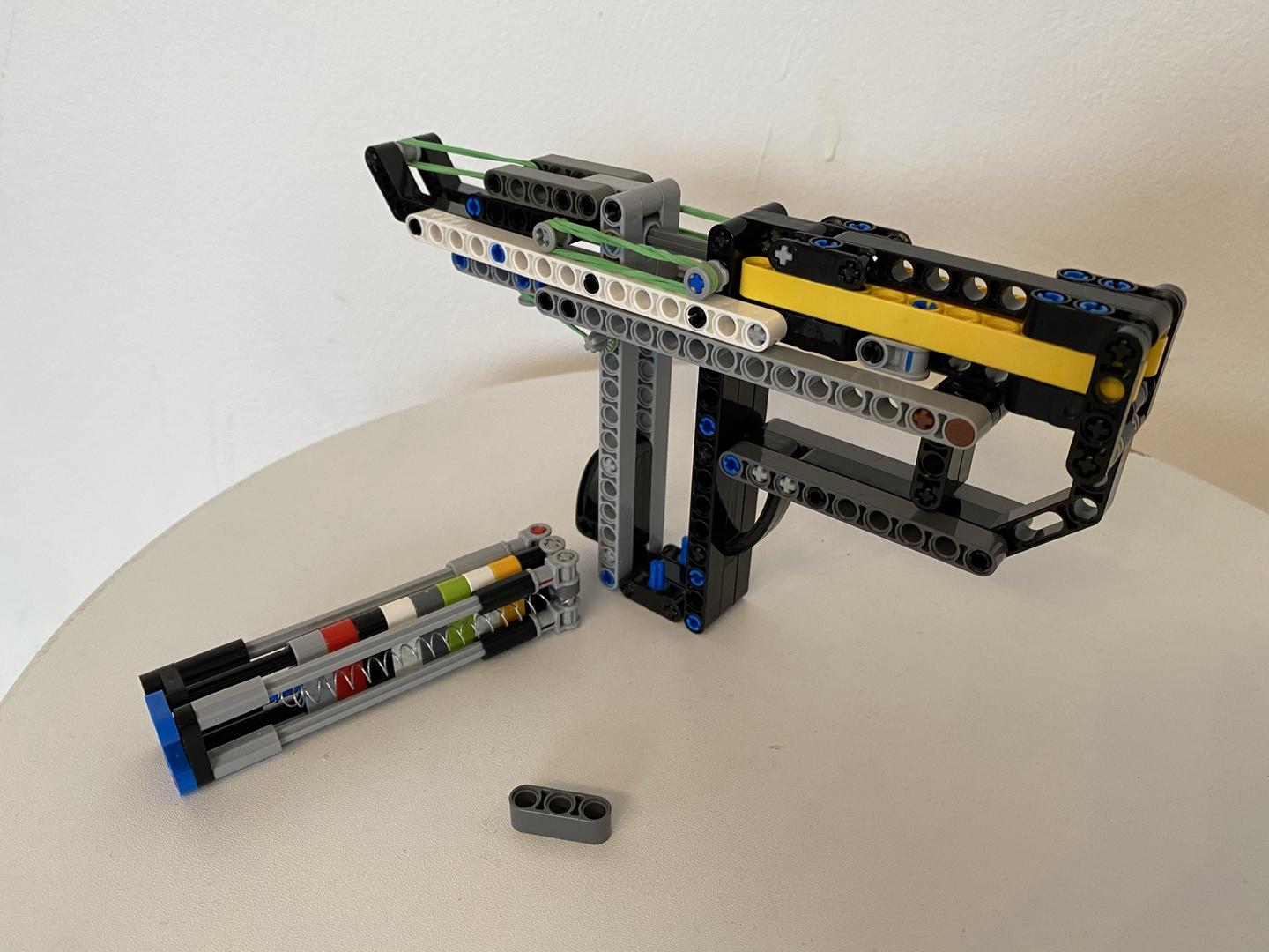 LEGO MOC Technic Pistol by zackhariahm | Rebrickable - Build with LEGO