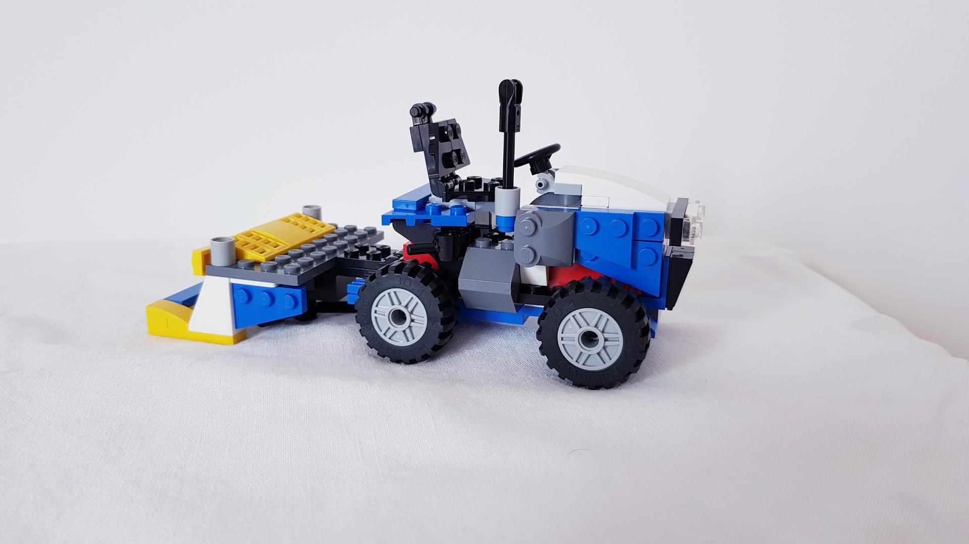 LEGO MOC 31087 Mini tractor with lawn mower attachment by fosamax ...