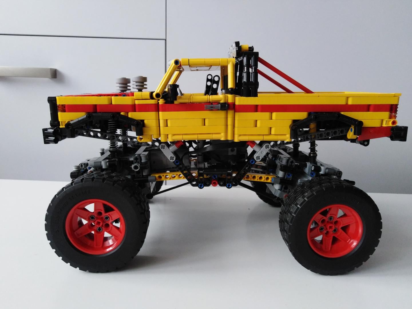 LEGO MOC Vintage Monster Truck by Madoca1977 | Rebrickable - Build with ...