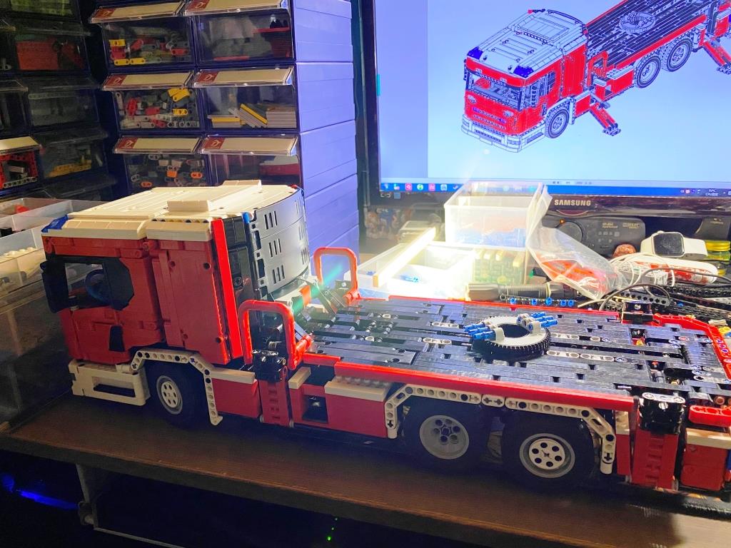 LEGO MOC Scania L fire engine with turntable ladder full RC by Furchtis ...