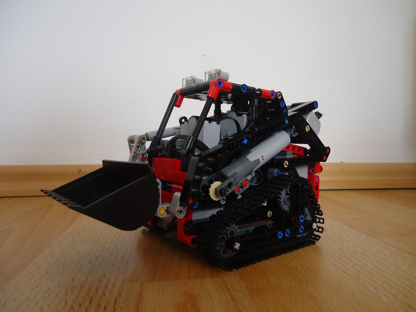 LEGO MOC Compact Tracked Loader by Nico71 | Rebrickable - Build with LEGO