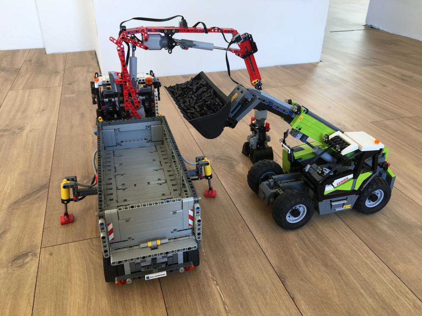 LEGO MOC CLAAS Scorpion 756 by M_longer | Rebrickable - Build with LEGO