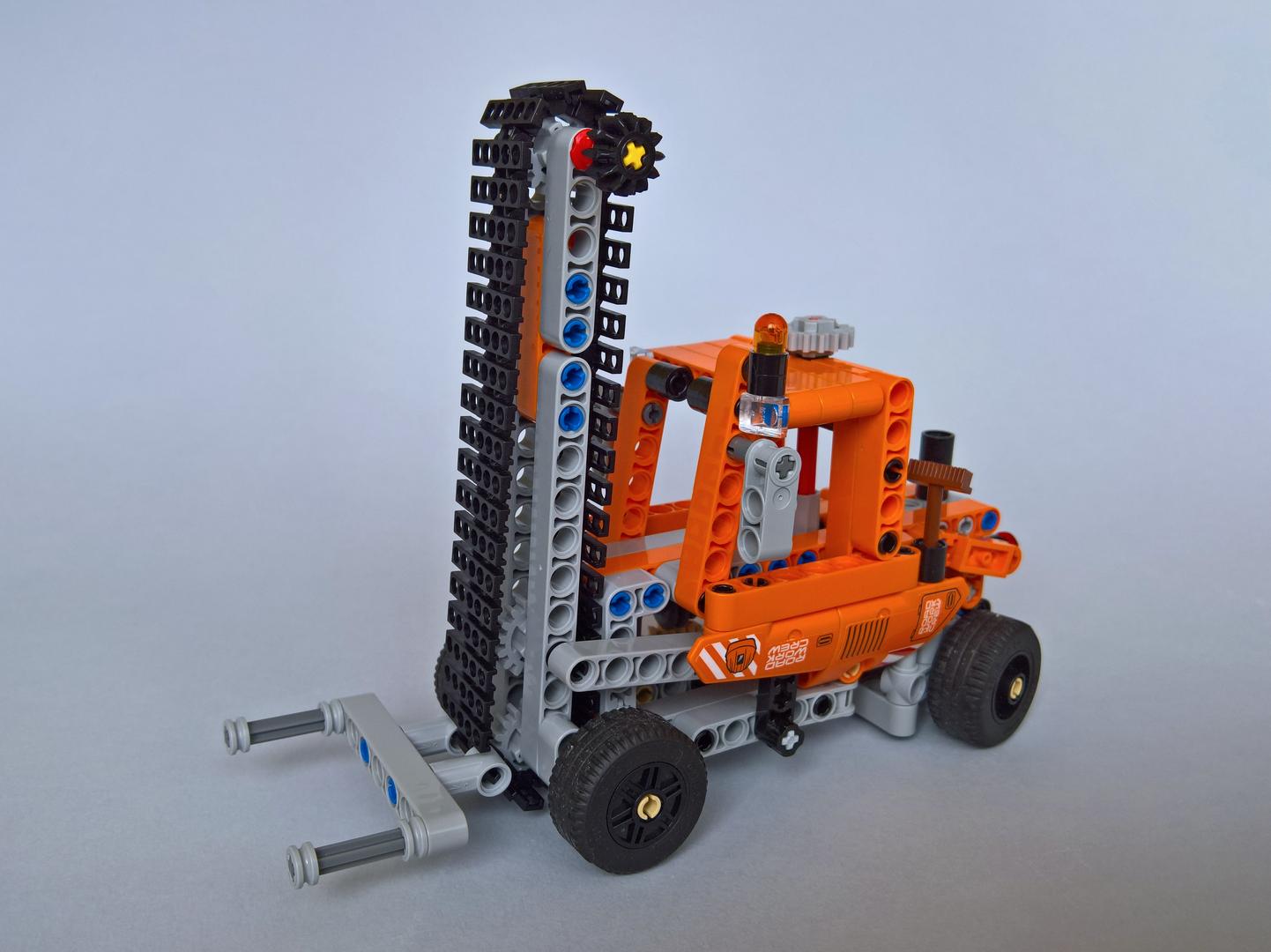 LEGO MOC 42060 alternative - Forklift by Horcikdesigns | Rebrickable - Build with LEGO