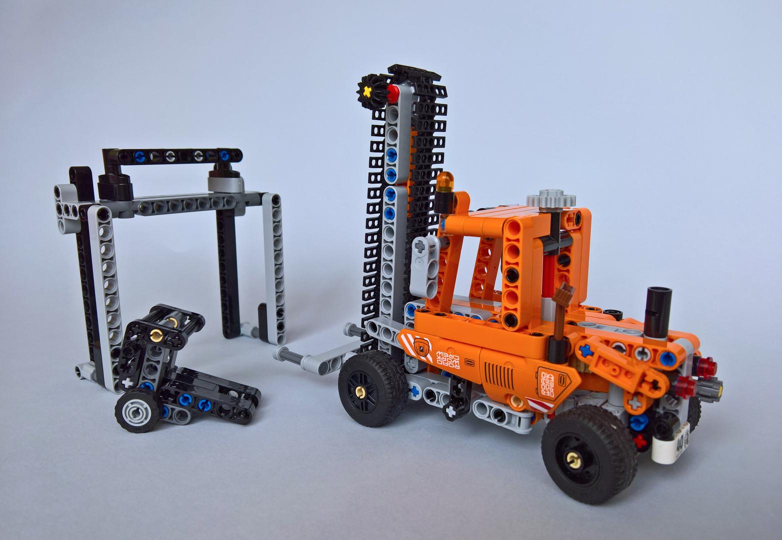 LEGO MOC 42060 alternative - Forklift by Horcikdesigns | Rebrickable - Build with LEGO