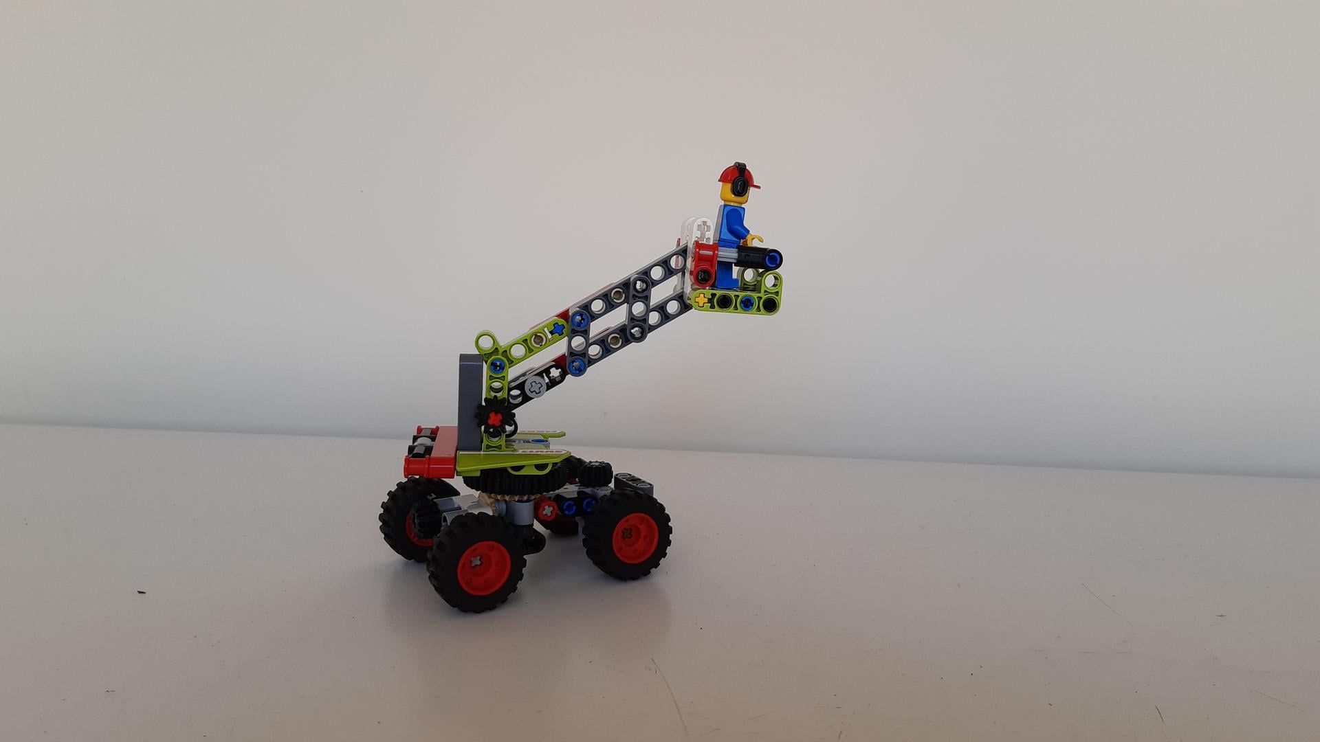 LEGO MOC Cherry Picker by Lego Olaf | Rebrickable - Build with LEGO