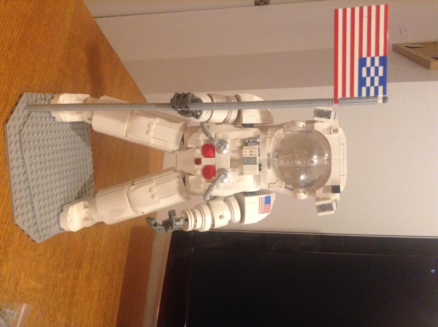 LEGO MOC NASA EMU spacesuit by HugoHuang | Rebrickable - Build with LEGO