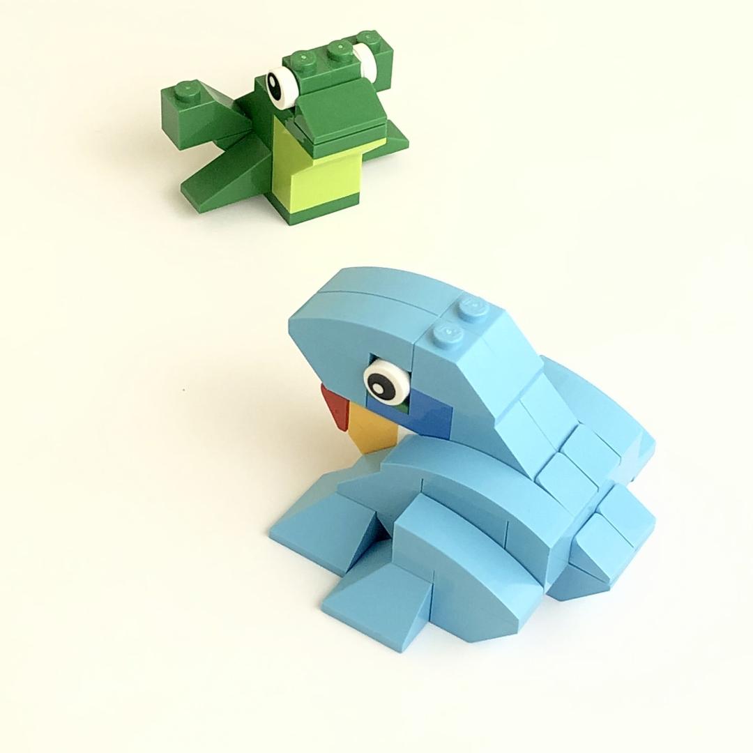 LEGO MOC Blue Frog by BrickBrush | Rebrickable - Build with LEGO
